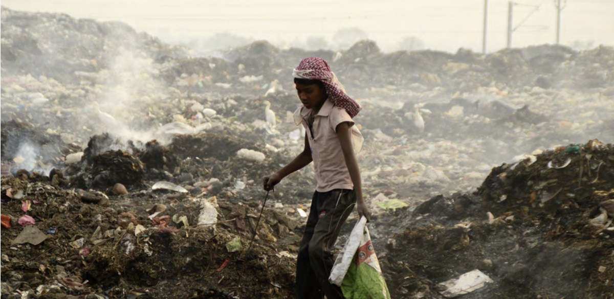 every-minute-truck-full-of plastic-waste-in-ocean